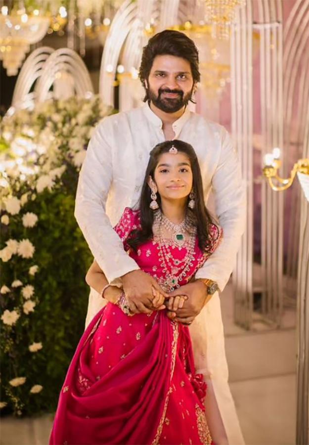 హీరో శ్రీవిష్ణు భార్య-కూతురిని చూశారా.. క్యూట్ ఫ్యామిలీ (ఫొటోలు) | Tollywood Actor Sree Vishnu ...